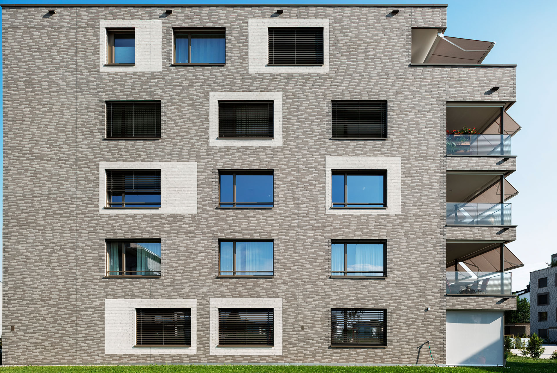 Fassadengestaltung - Kellenwurf, Rillenputz & mehr